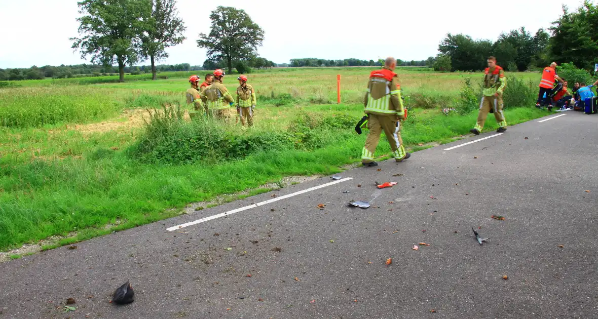 Motorrijder klapt op boom en belandt in greppel | 112-nu.nl