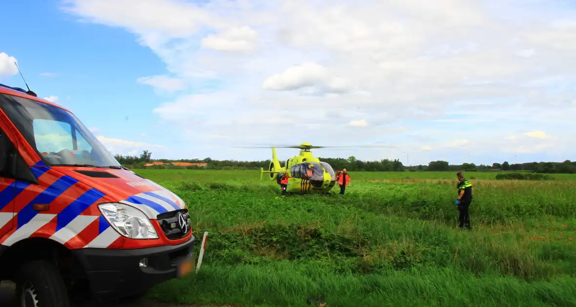Motorrijder klapt op boom en belandt in greppel | 112-nu.nl