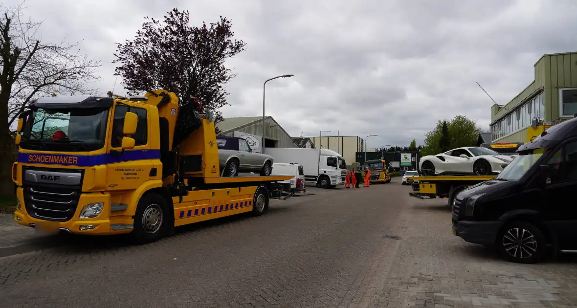 Dure gloednieuwe sportwagens in beslag genomen na inval van FIOD | 112 ...