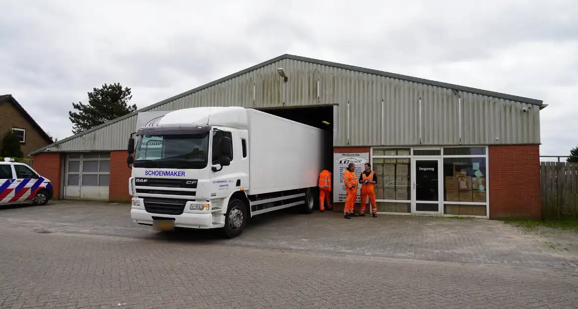 Dure gloednieuwe sportwagens in beslag genomen na inval van FIOD | 112 ...