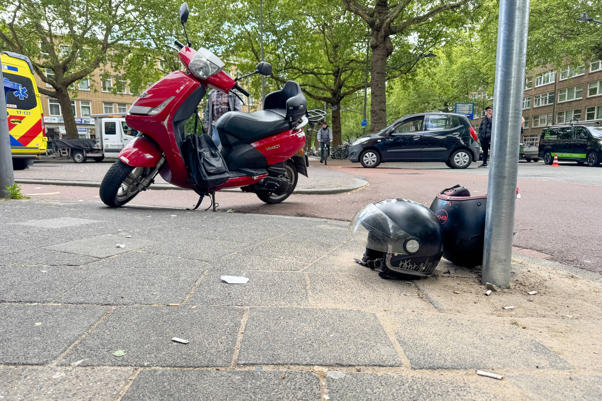 Scooter met vrouw en kind aangereden | 112-nu.nl
