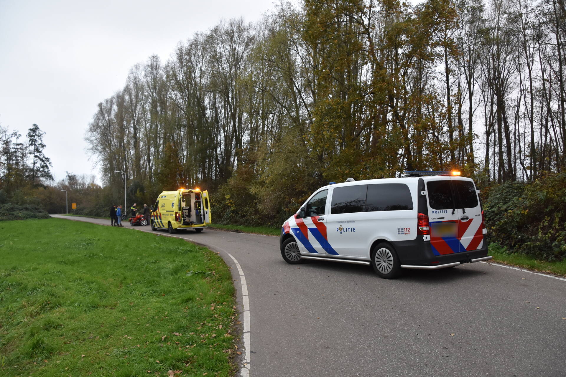 Bromfietser komt ten val | 112-nu.nl