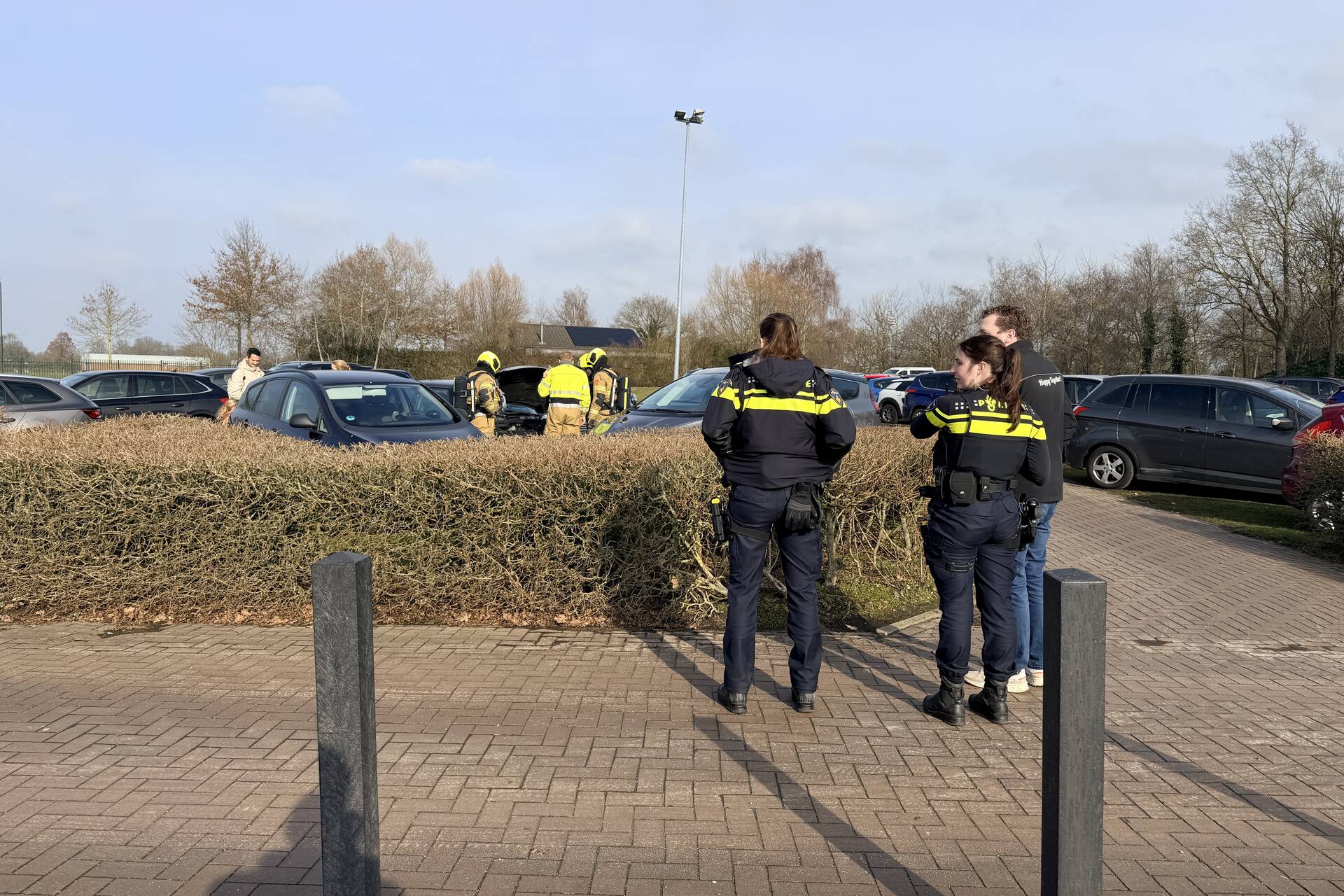 Korte sluiting veroorzaakte brand in auto | 112-nu.nl